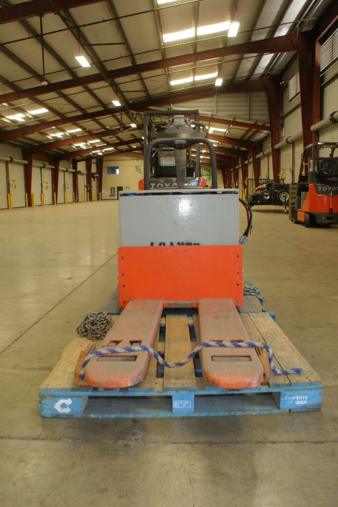 Toyota End-Controlled Rider pallet jack | RDS Logistics Group